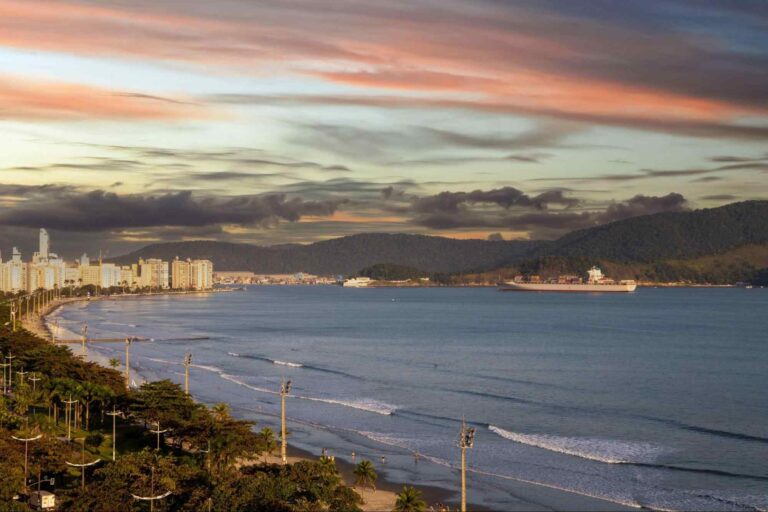 Praias de Santos: Guia para curtir o melhor da baixada santista